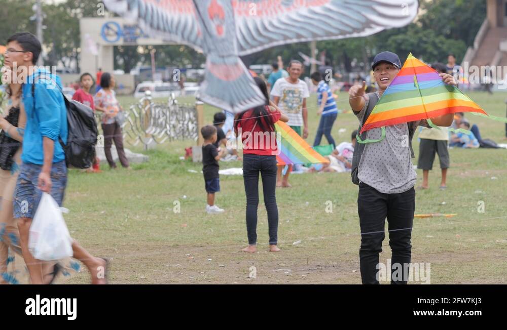 Launching kite Stock Videos & Footage - HD and 4K Video Clips - Alamy