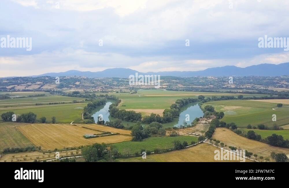 Tuscany river hill Stock Videos & Footage - HD and 4K Video Clips - Alamy