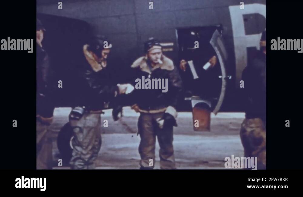 B17 crew Stock Videos & Footage - HD and 4K Video Clips - Alamy