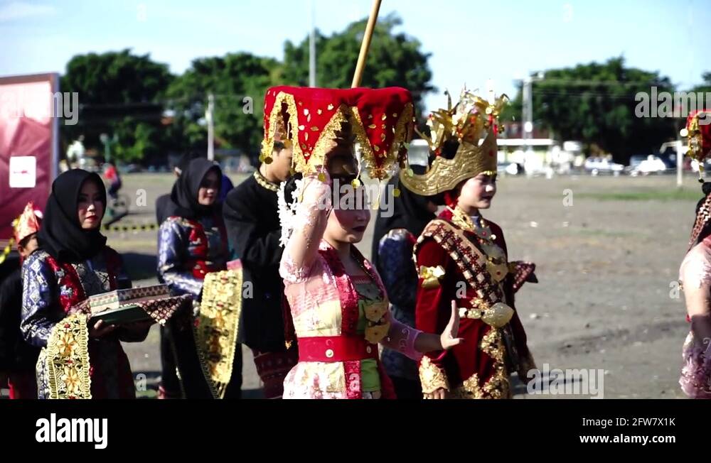 Javanese princess Stock Videos & Footage - HD and 4K Video Clips - Alamy