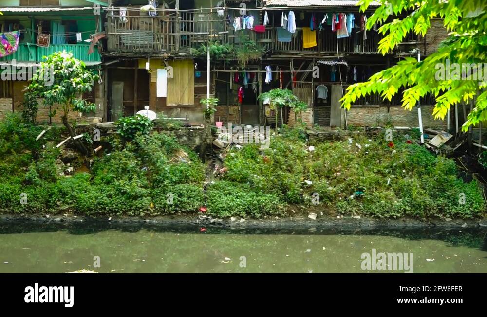 Slums houses Stock Videos & Footage - HD and 4K Video Clips - Alamy