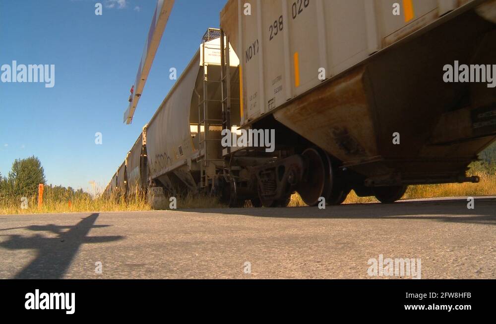 Railroad gates Stock Videos & Footage - HD and 4K Video Clips - Alamy