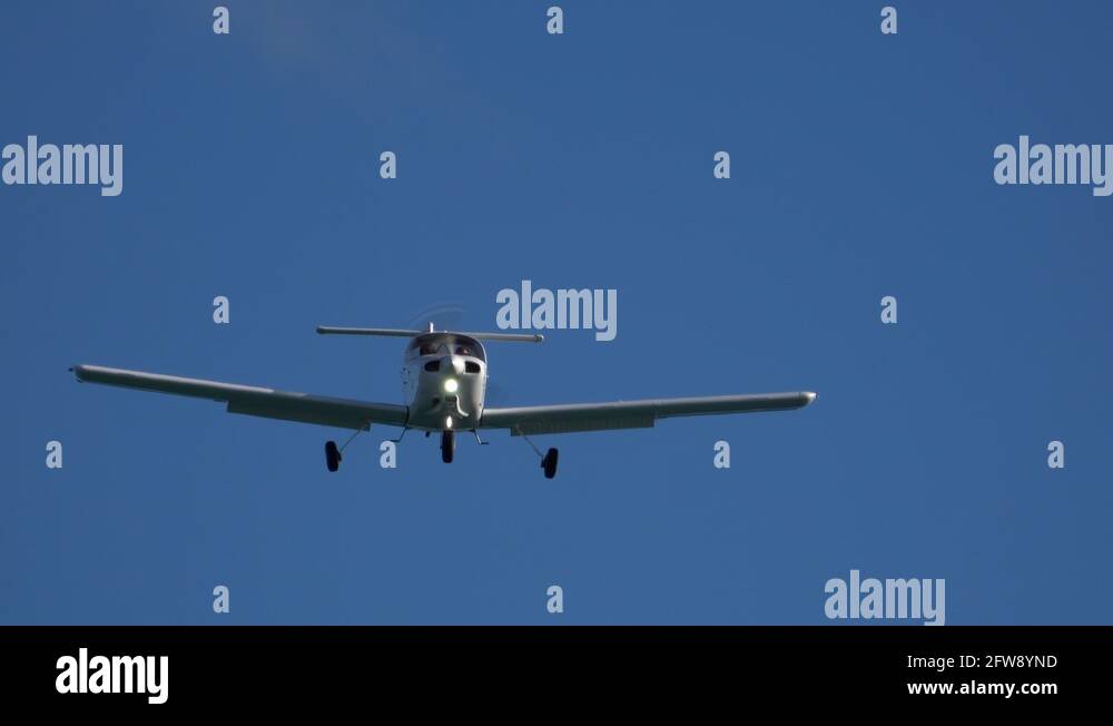 Single engine plane flying overhead Stock Video Footage - Alamy