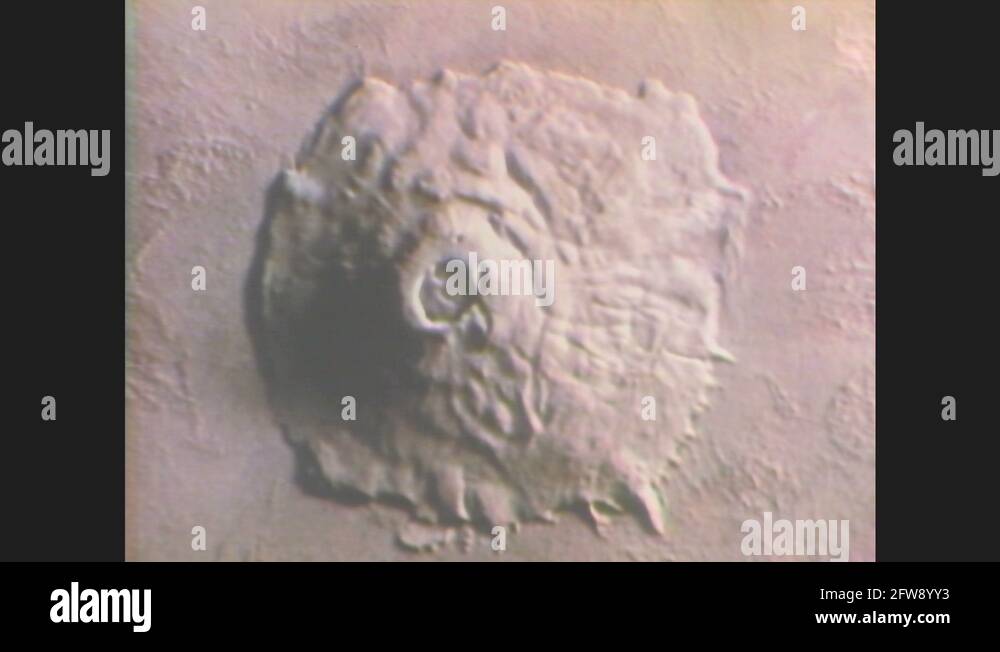 1970s: Model of volcano Olympus Mons on Mars, caption with text "Nix ...