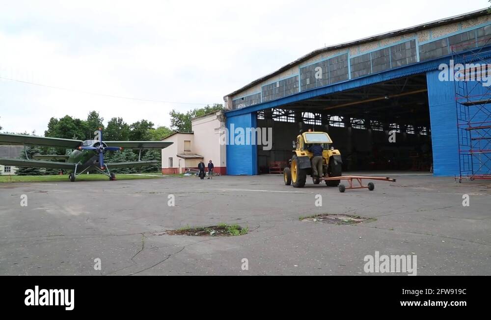 Tractor nose Stock Videos & Footage - HD and 4K Video Clips - Alamy