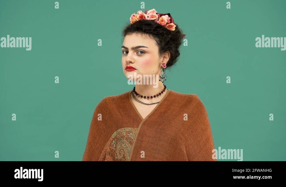 Frida kahlo portrait Stock Videos & Footage - HD and 4K Video Clips - Alamy