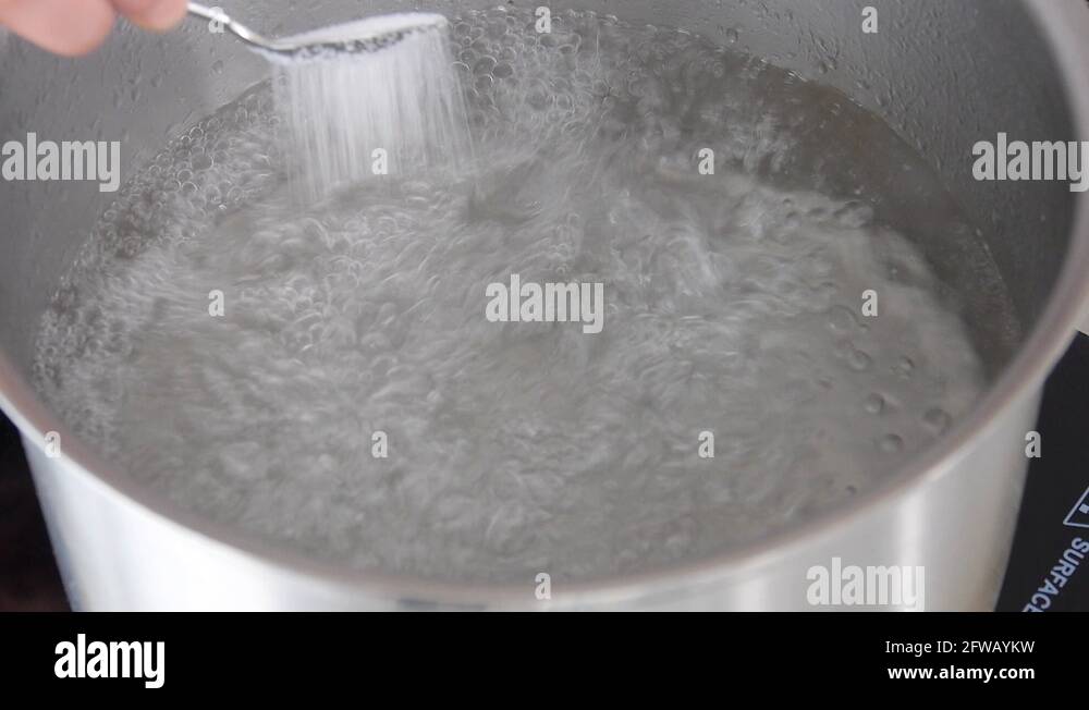 Oil pasta cook Stock Videos & Footage - HD and 4K Video Clips - Alamy