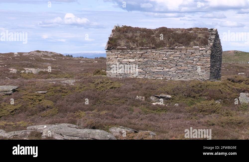 Hutte hut Stock Videos & Footage - HD and 4K Video Clips - Alamy