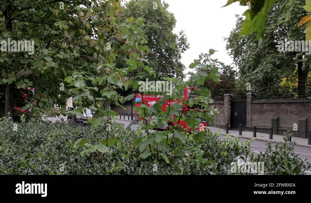 Buckingham palace wall Stock Videos & Footage - HD and 4K Video Clips ...