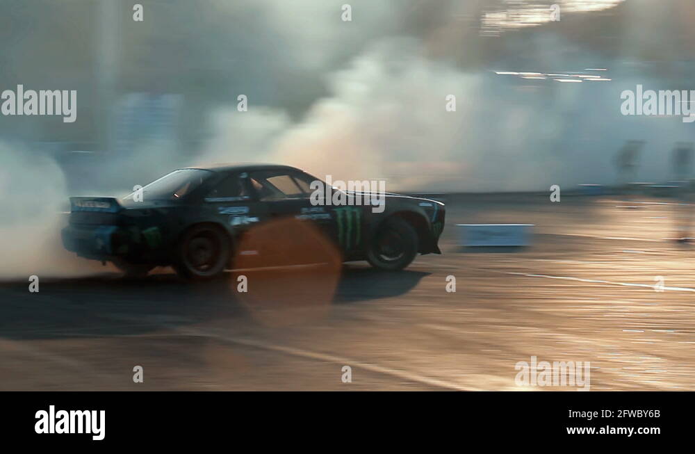 Drifting motorsport Stock Videos & Footage - HD and 4K Video Clips - Alamy