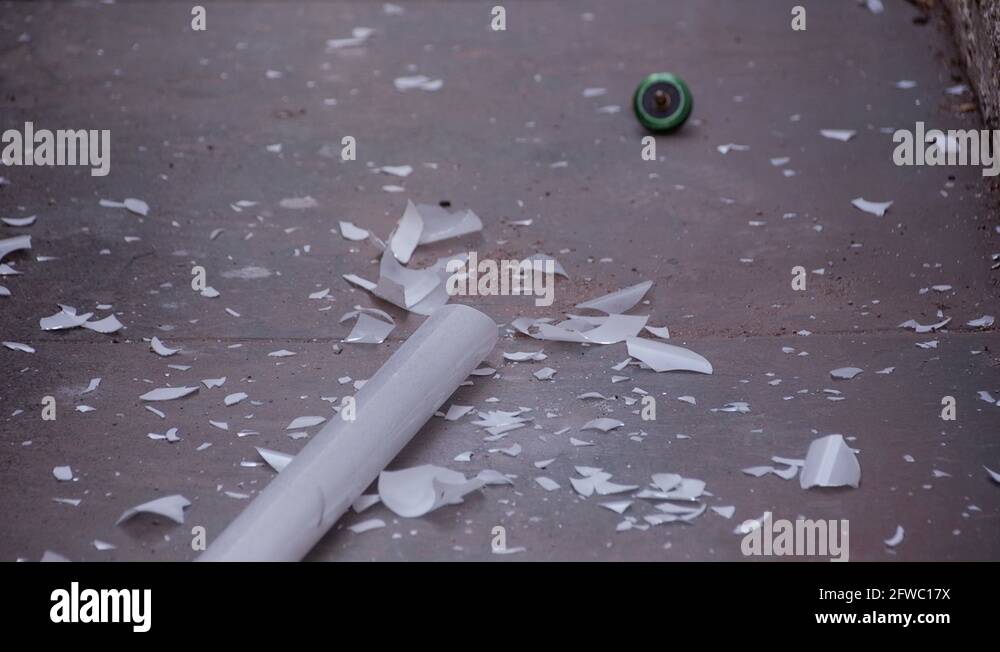 Fluorescent tube Stock Videos & Footage - HD and 4K Video Clips - Alamy