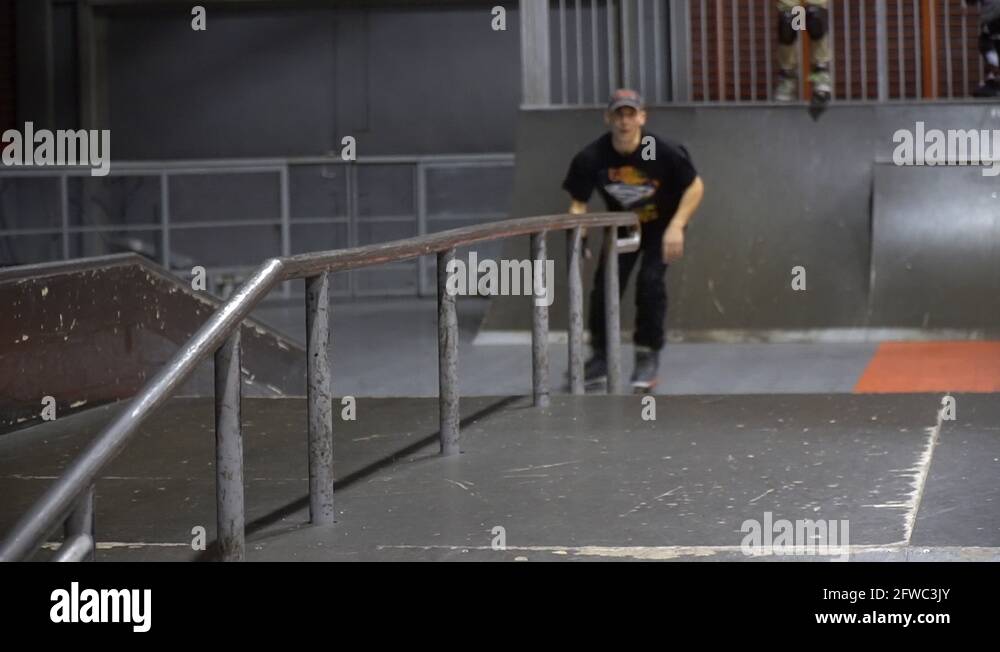 Montage Correct And Incorrect Execution Footy Grind On Rollers Stock Video Footage Alamy