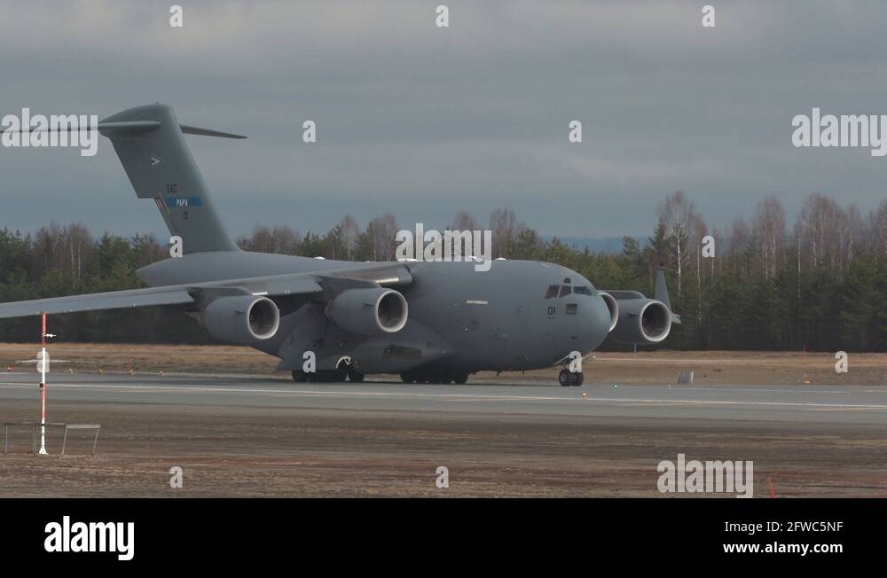 Military SAC 01 NATO Strategic Airlift Capability boeing c17 takeoff ...