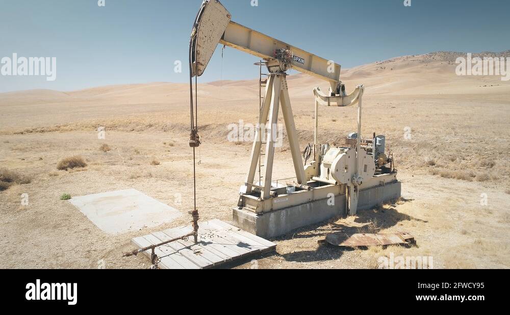 Abandoned oil rig Stock Videos & Footage - HD and 4K Video Clips - Alamy