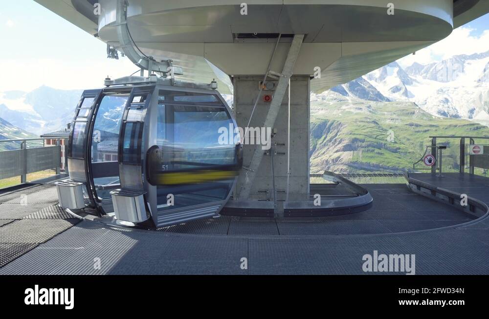 Cable car summit station Stock Videos & Footage - HD and 4K Video Clips ...