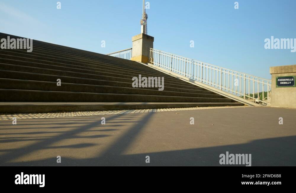 Steps tower bridge Stock Videos & Footage - HD and 4K Video Clips - Alamy