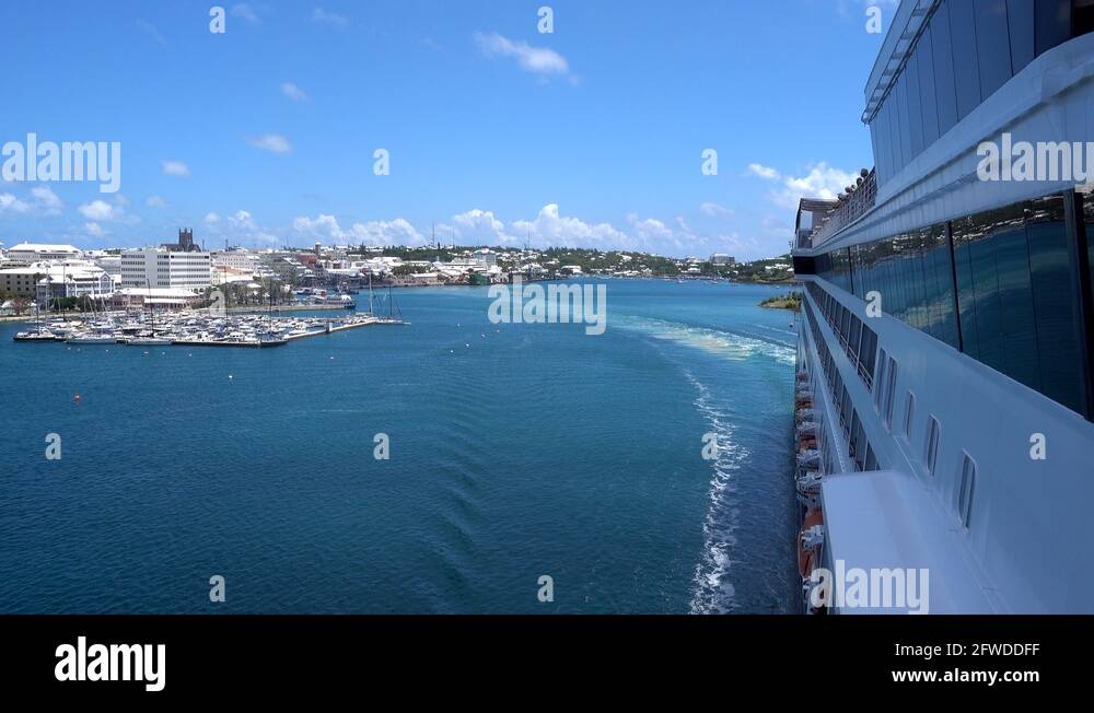 Bermuda hamilton waterfront with cruise ship Stock Videos & Footage ...