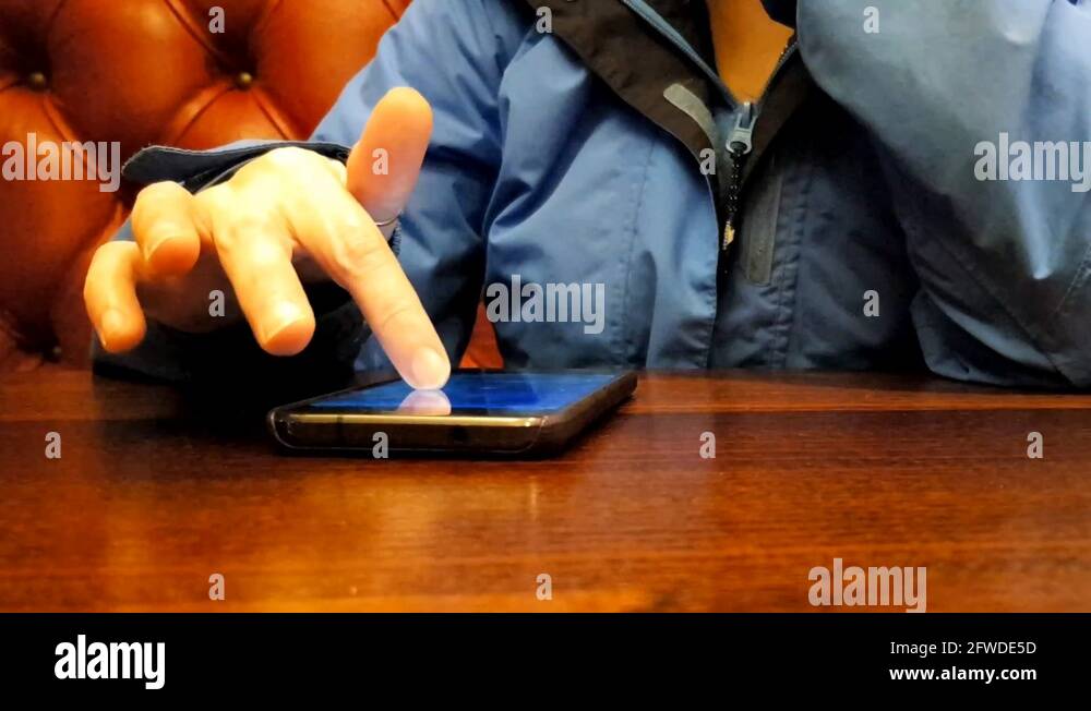 Phone dinner table Stock Videos & Footage - HD and 4K Video Clips - Alamy