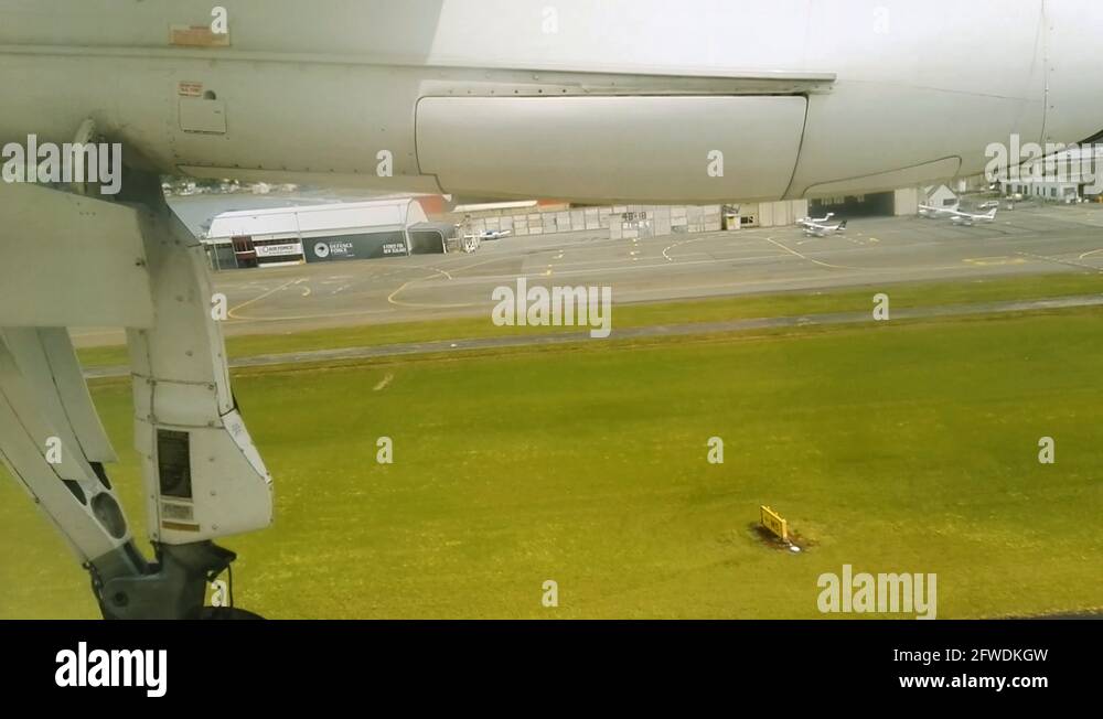 dash-8-q300-stock-videos-footage-hd-and-4k-video-clips-alamy