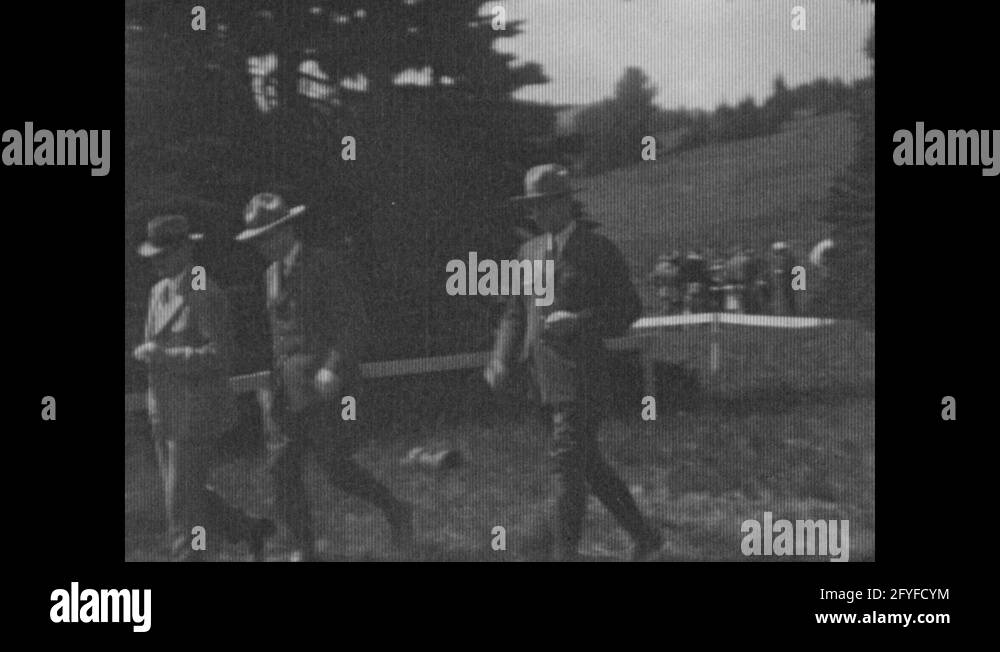 Men wear top hats Stock Videos & Footage - HD and 4K Video Clips - Alamy