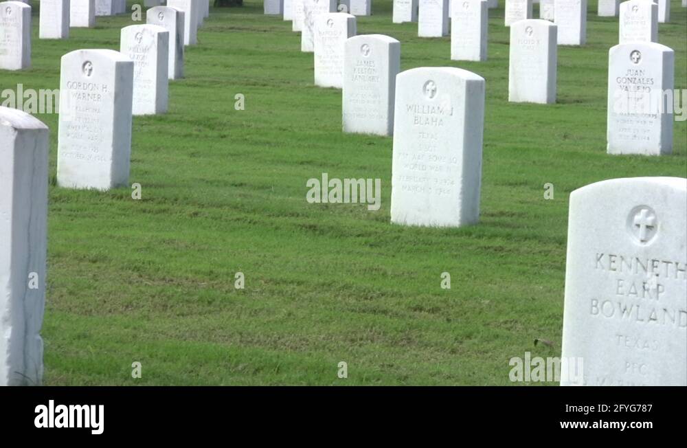 Veterans headstones Stock Videos & Footage - HD and 4K Video Clips - Alamy