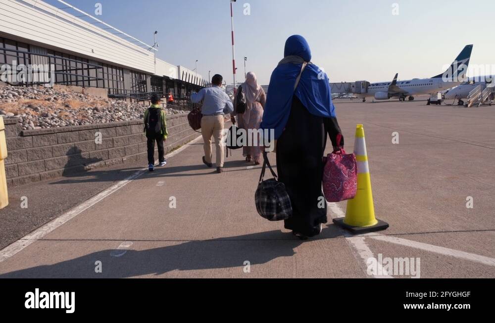 Baggage bag walk airport employee Stock Videos & Footage - HD and 4K ...