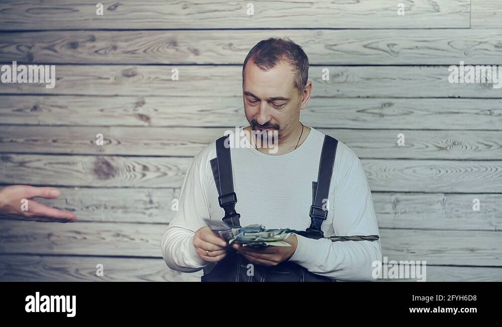 the developer and the customer make the calculation of the work budget ...