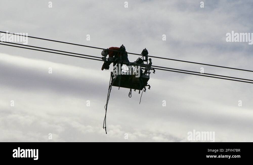 Power line worker Stock Videos & Footage - HD and 4K Video Clips - Alamy