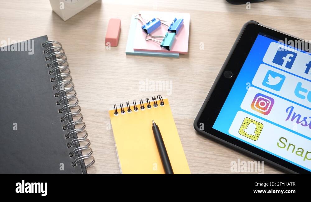 Retina display logo Stock Videos & Footage - HD and 4K Video Clips - Alamy