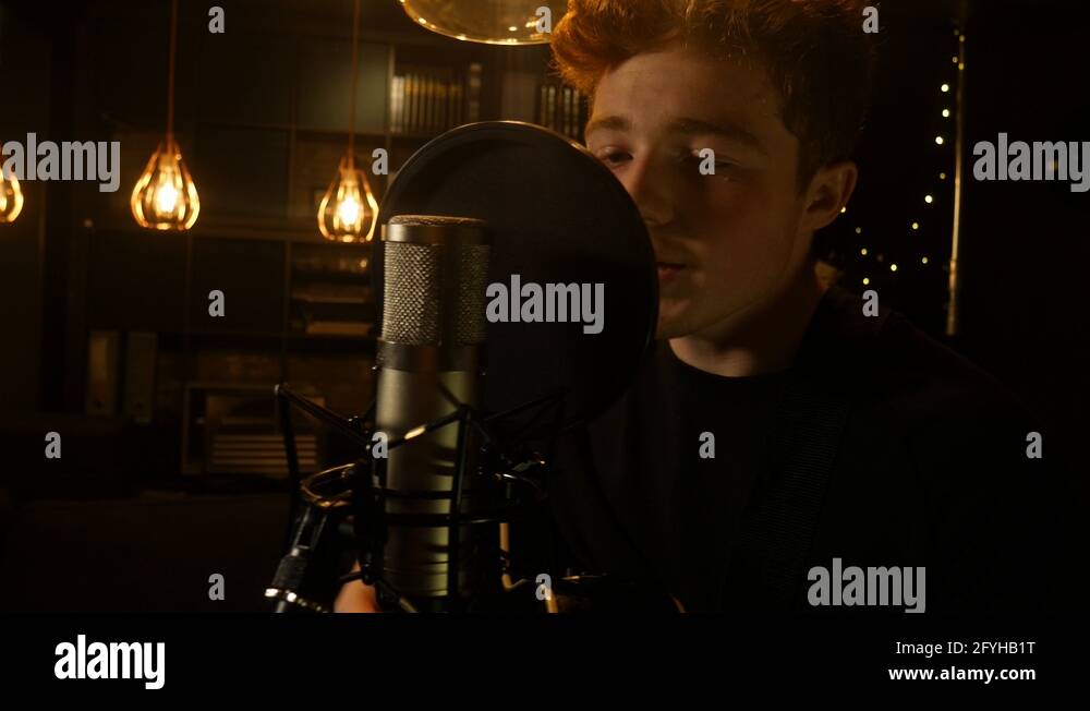 As singer of pub Stock Videos & Footage - HD and 4K Video Clips - Alamy