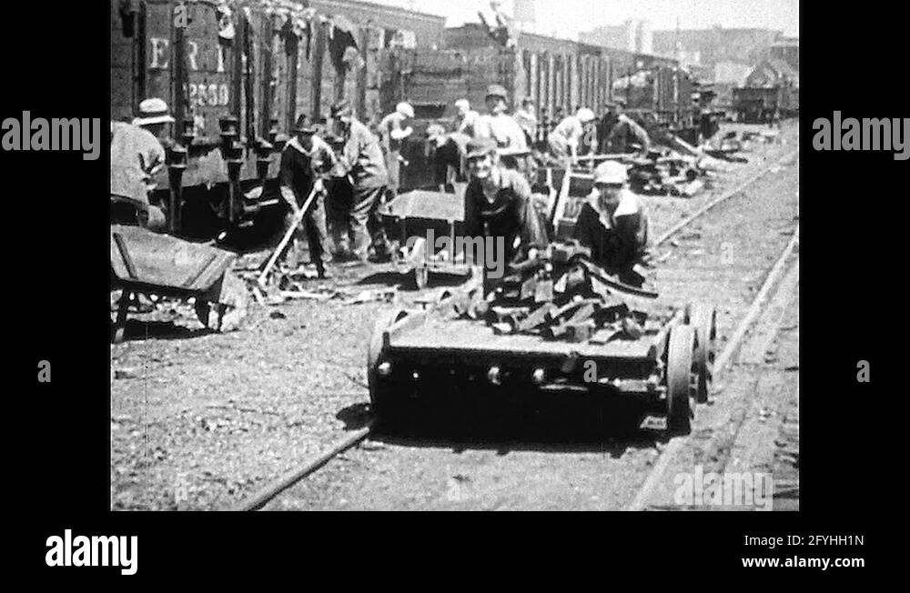 Railroad car loading Stock Videos & Footage - HD and 4K Video Clips - Alamy