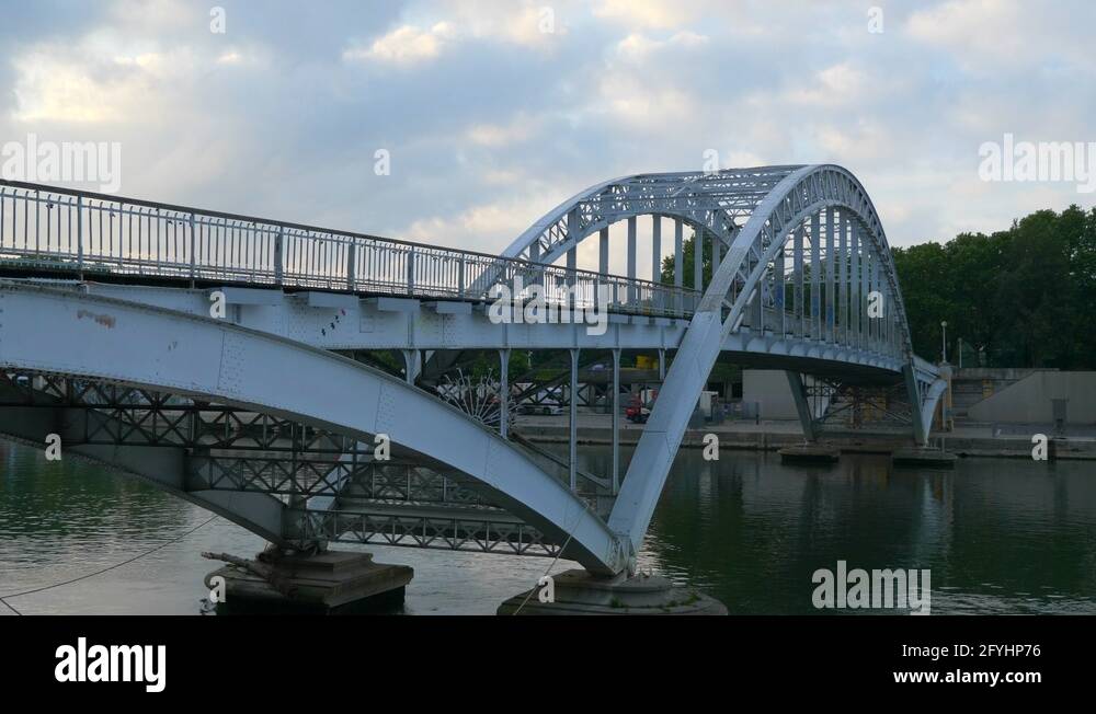 Arch footbridge Stock Videos & Footage - HD and 4K Video Clips - Alamy