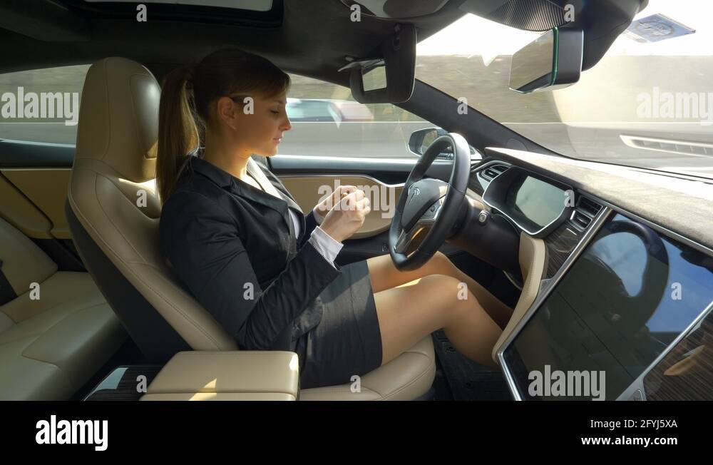 Woman putting on makeup in car Stock Videos & Footage - HD and 4K Video ...