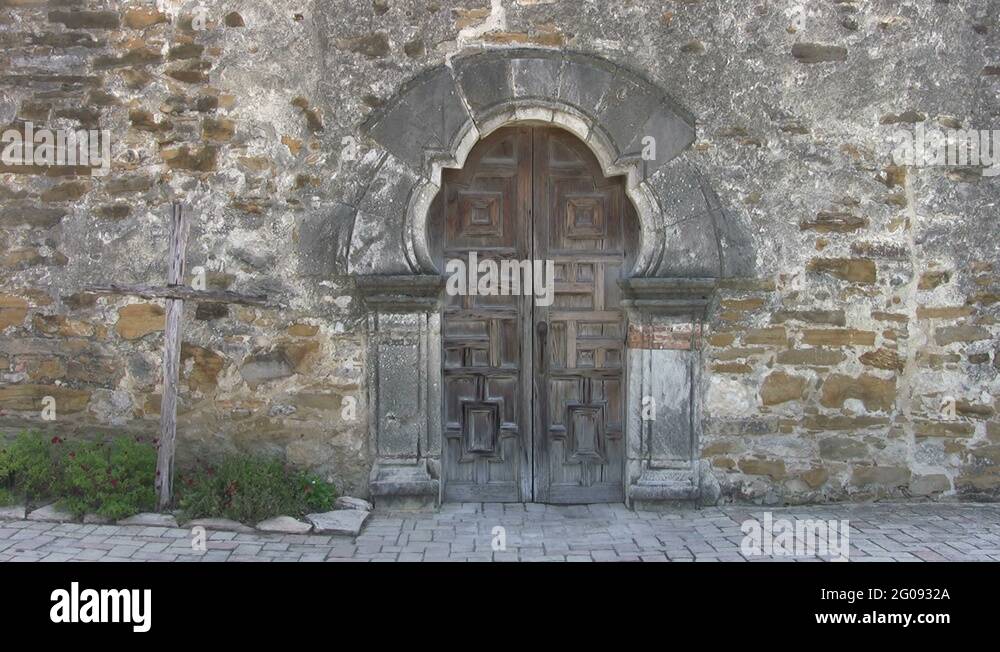 Antique front doors Stock Videos & Footage - HD and 4K Video Clips - Alamy