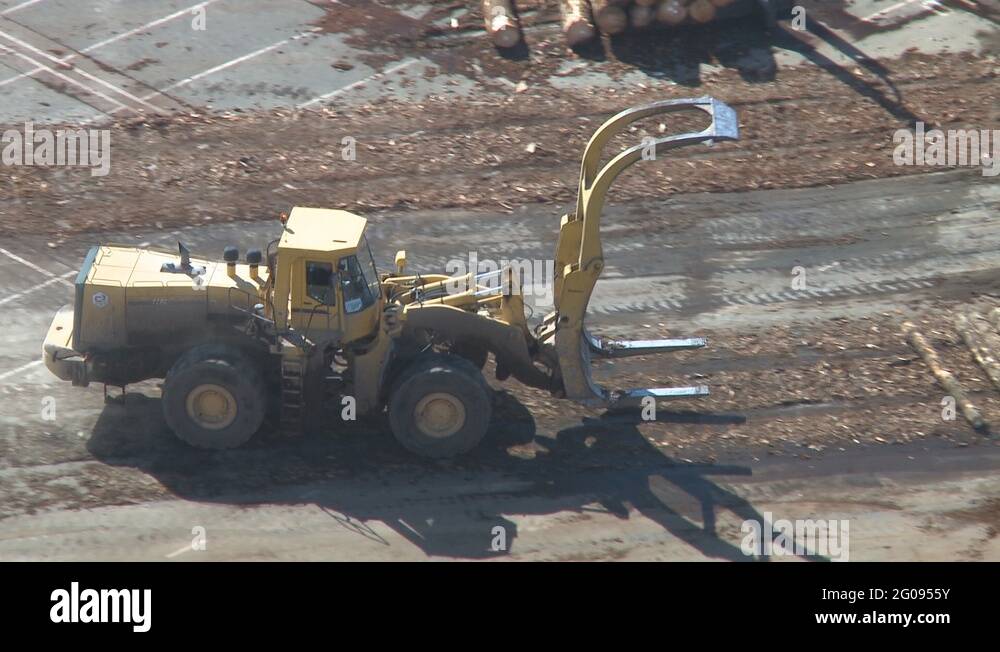Lifting loader Stock Videos & Footage - HD and 4K Video Clips - Alamy