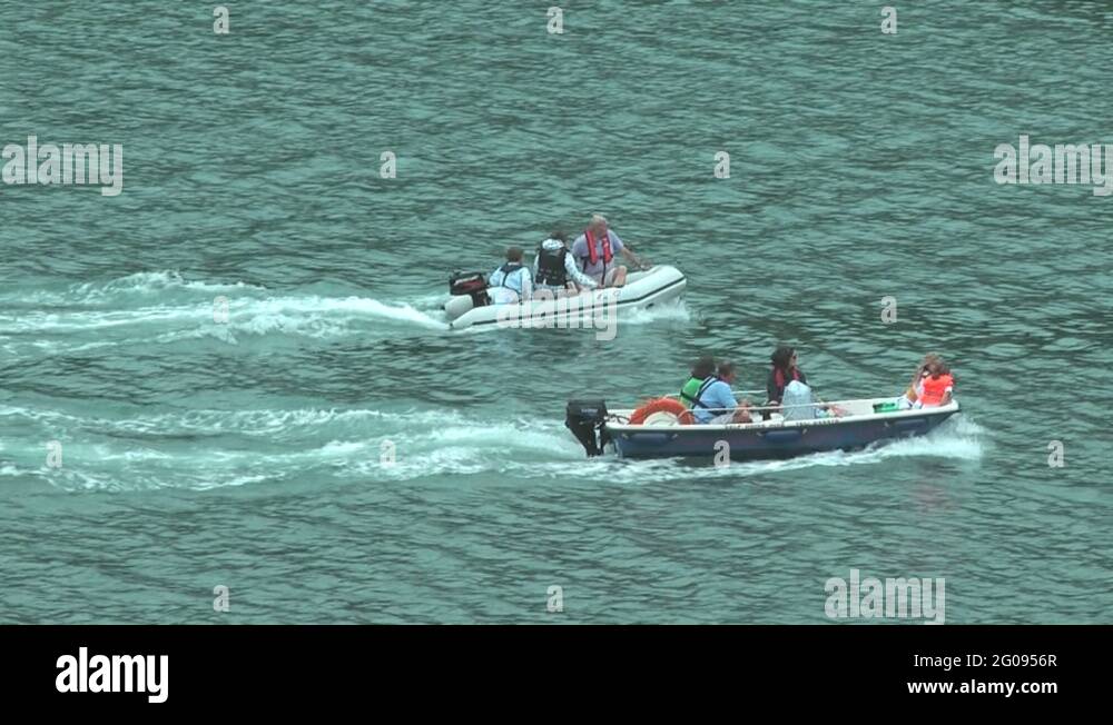 Racing motor boats Stock Videos & Footage - HD and 4K Video Clips - Alamy