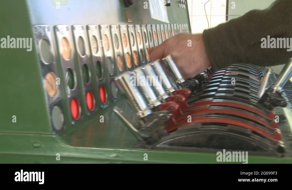 Mechanical signals Stock Videos & Footage - HD and 4K Video Clips - Alamy