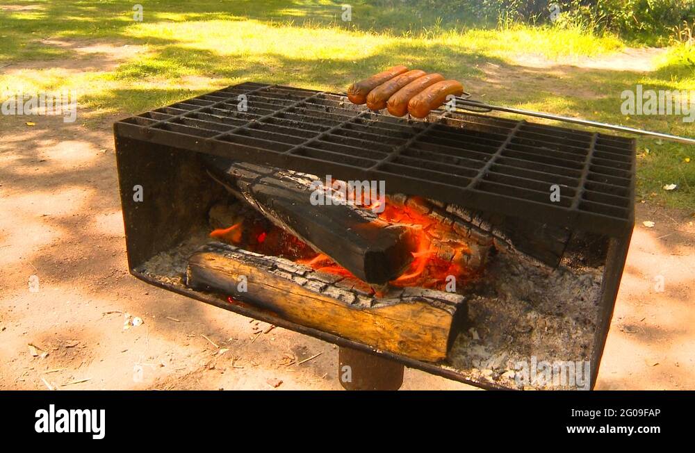 Picnic fire Stock Videos & Footage - HD and 4K Video Clips - Alamy