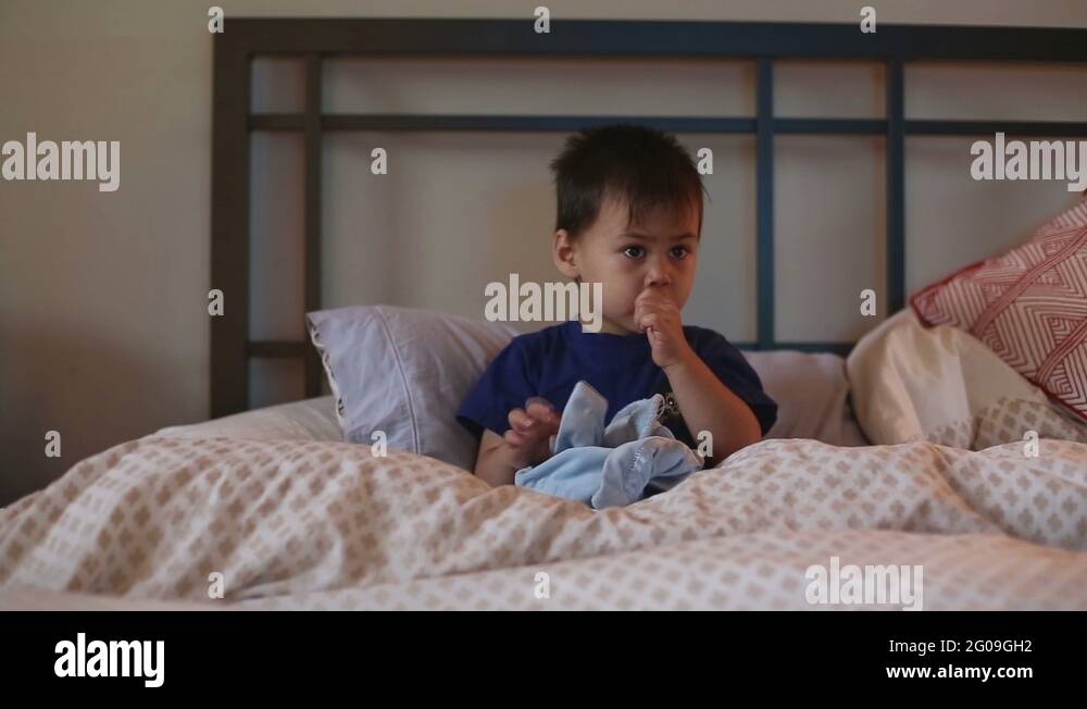Thumb sucking kid Stock Videos & Footage - HD and 4K Video Clips - Alamy