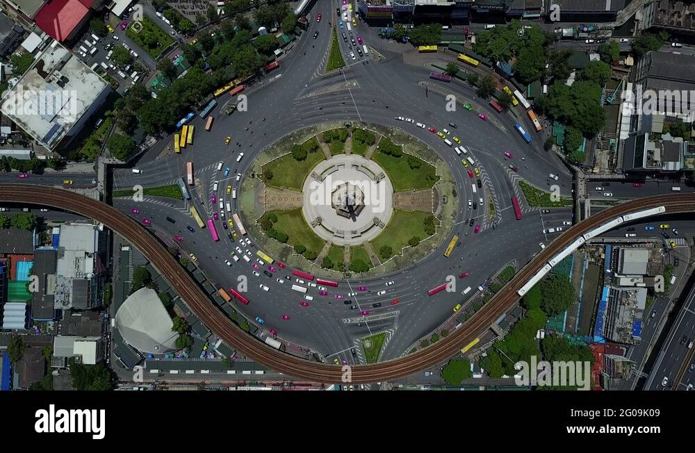 Victory roundabout Stock Videos & Footage - HD and 4K Video Clips - Alamy