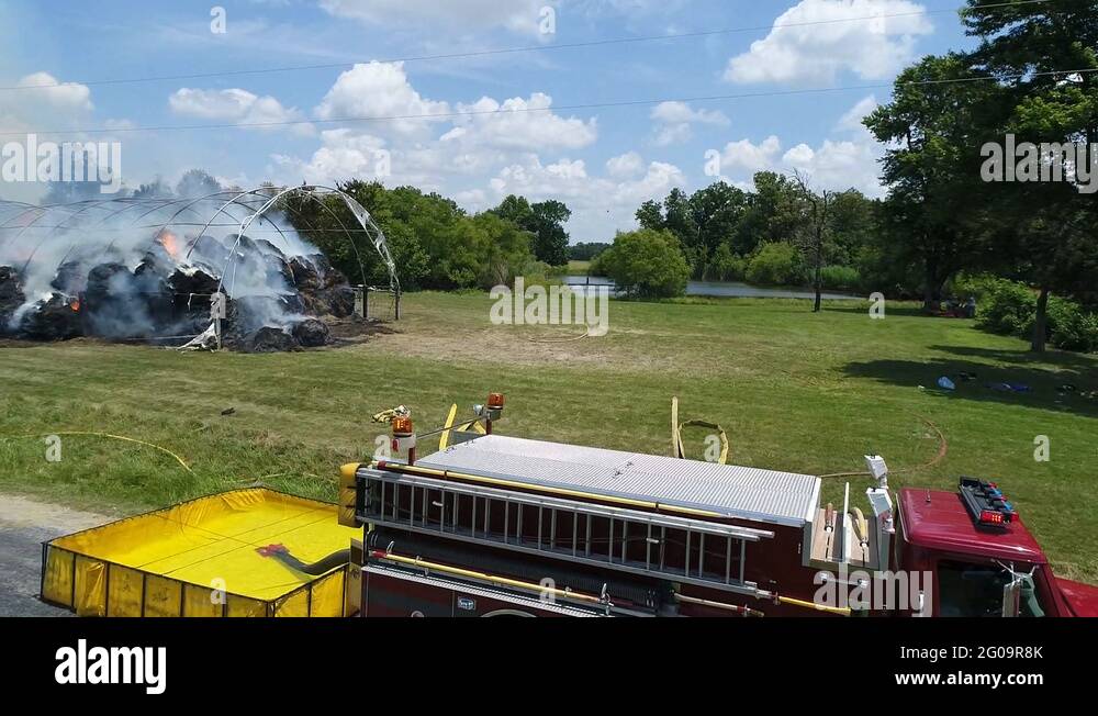 Hay bale fire Stock Videos & Footage - HD and 4K Video Clips - Alamy