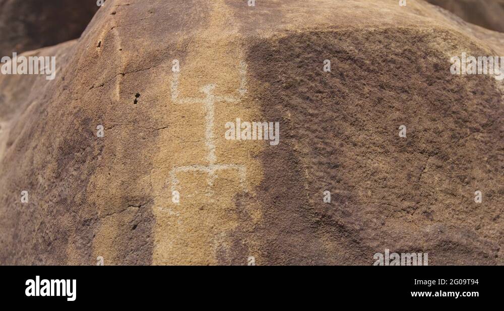 Prehistoric Petroglyphs Drawing On Rock At Shipwreck Beach On Lanai ...