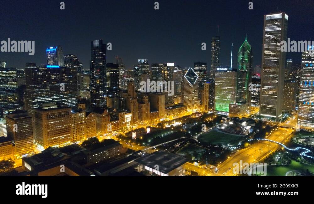 Chicago bean aerial Stock Videos & Footage - HD and 4K Video Clips - Alamy