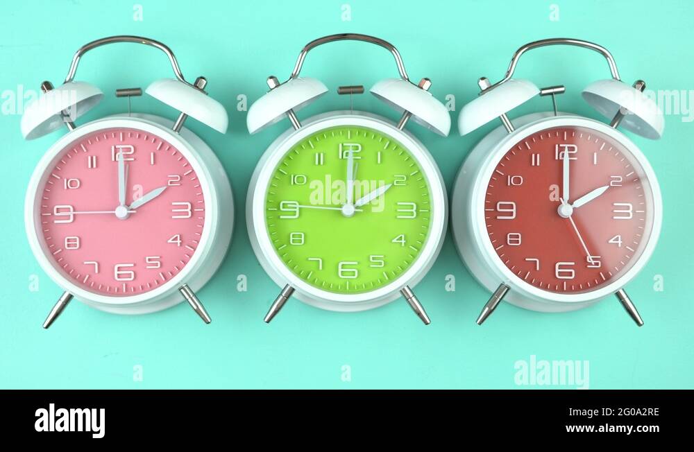 Clocks with one hand Stock Videos & Footage - HD and 4K Video Clips - Alamy