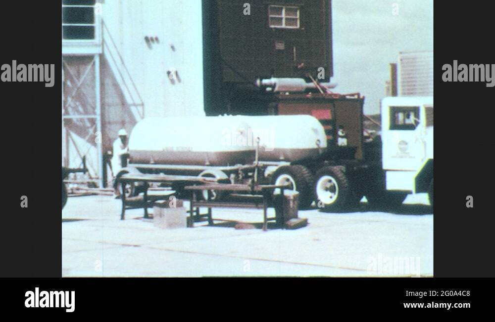 Nitrogen tanks Stock Videos & Footage - HD and 4K Video Clips - Alamy