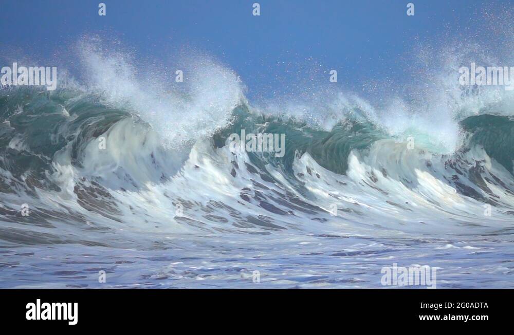 Wave collapsing Stock Videos & Footage - HD and 4K Video Clips - Alamy
