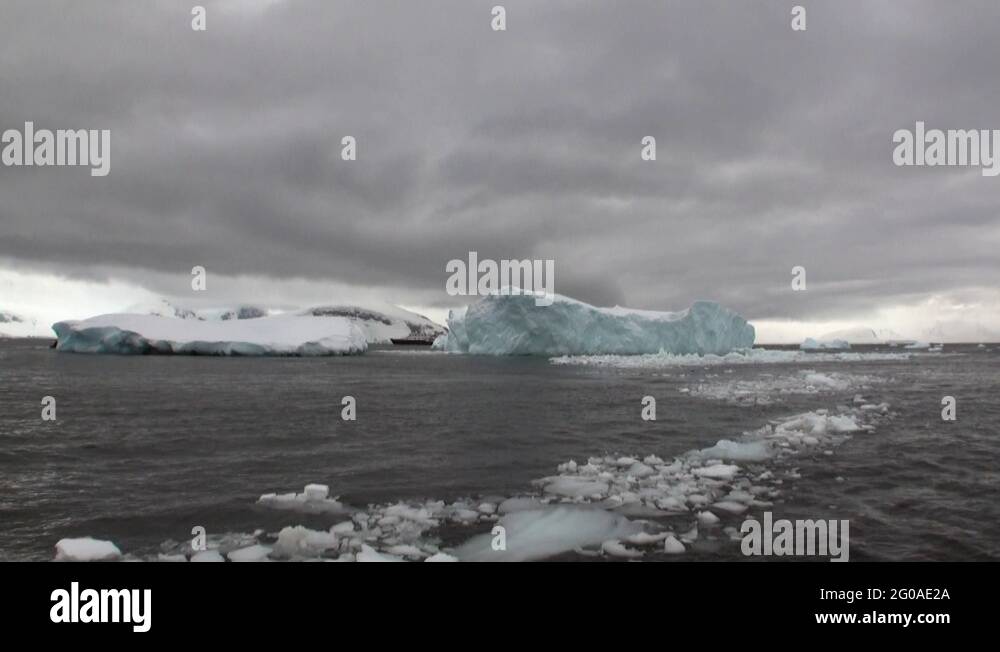 Ice movement icebergs of global warming floats in ocean of Antarctica ...