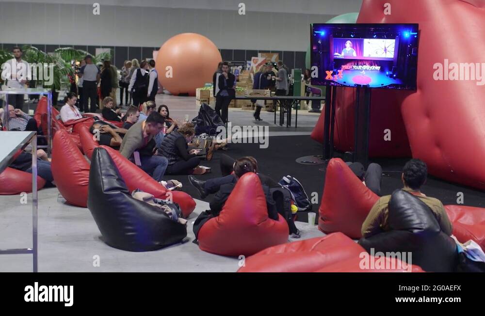 Live seminar Stock Videos & Footage - HD and 4K Video Clips - Alamy