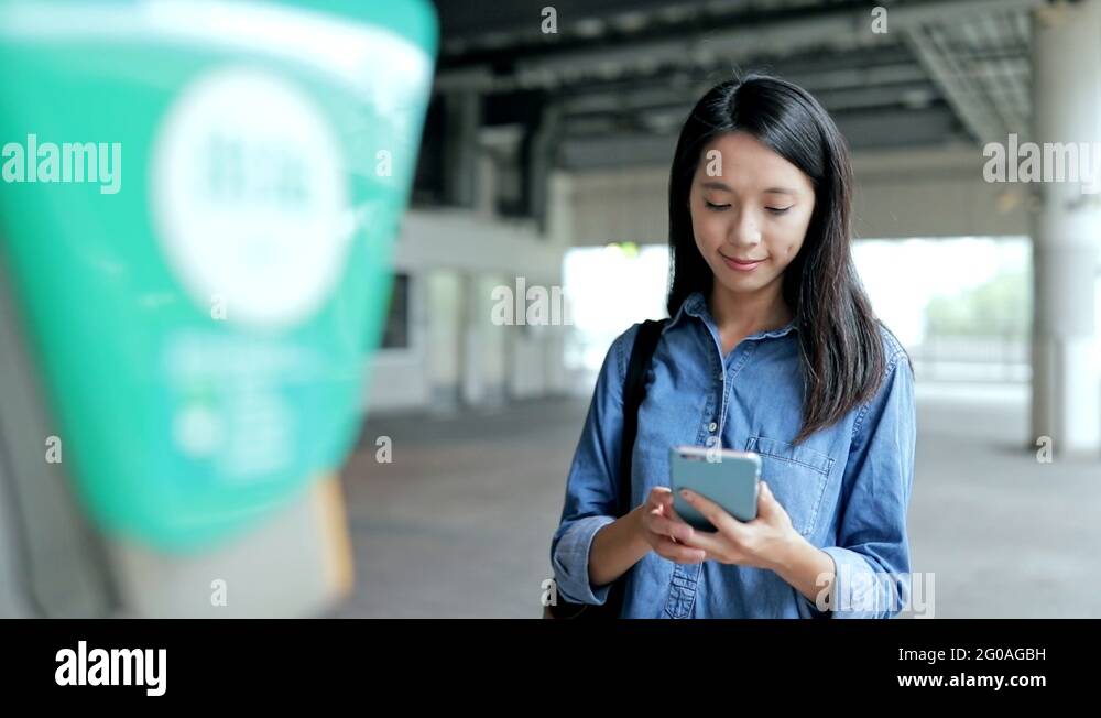 Paying fee Stock Videos & Footage - HD and 4K Video Clips - Alamy