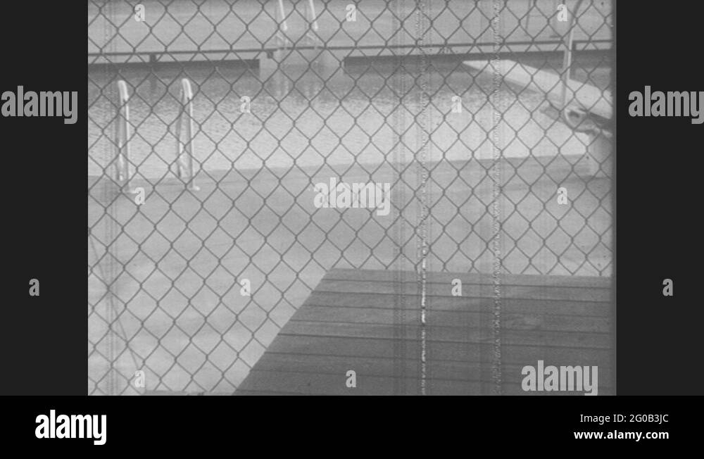 Paper chain link Stock Videos & Footage - HD and 4K Video Clips - Alamy